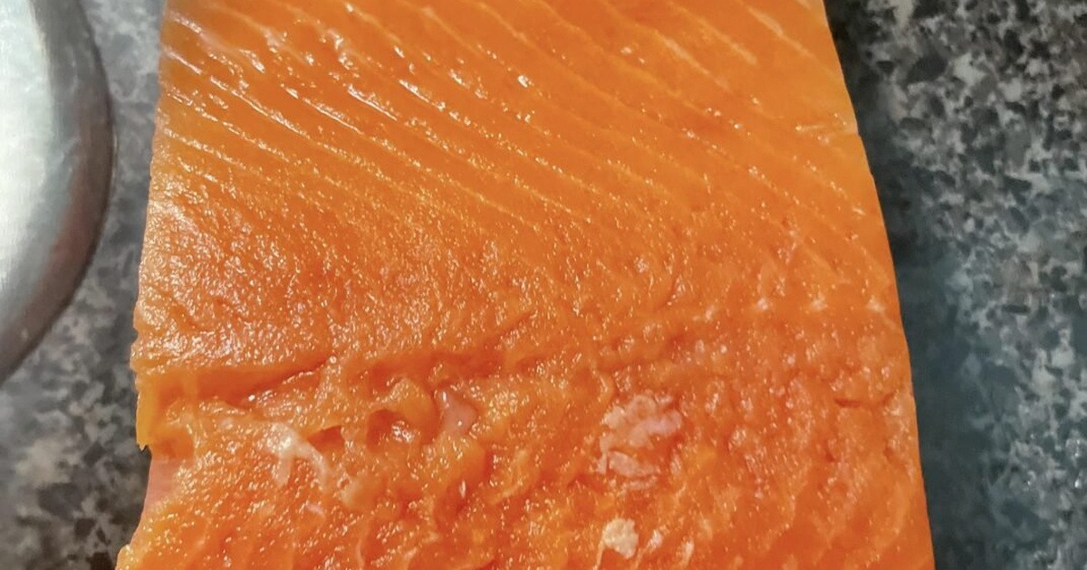 This explains why the salmon you defrosted has yellow on it. - Yohanpost
