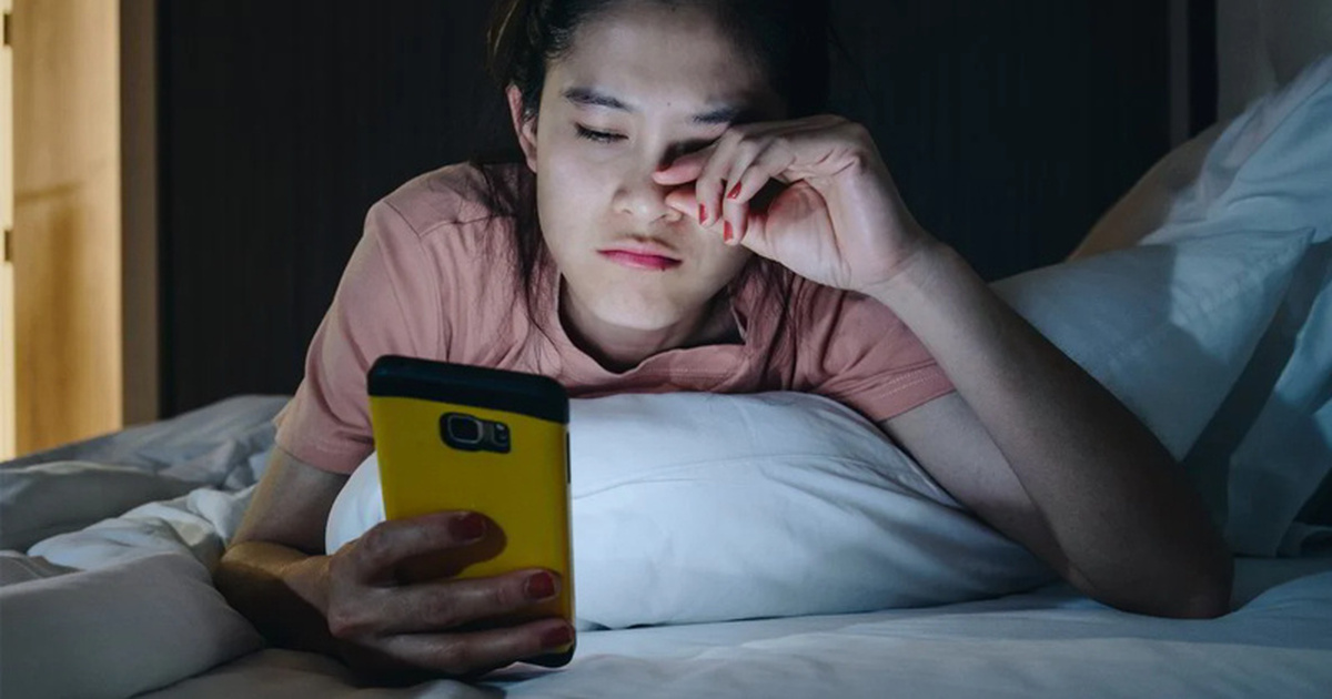 Never Send These 7 Text Messages To Your Man If You Want To Keep Him In ...