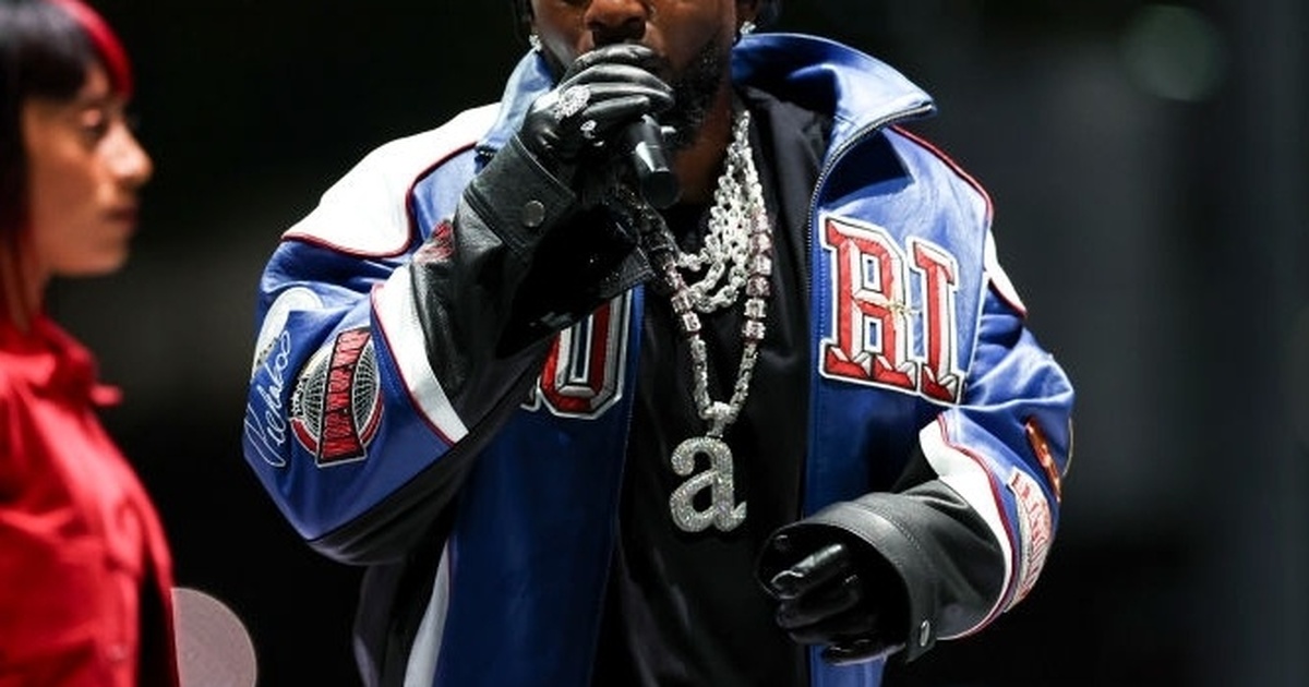 Drake issues statement over diss in song Kendrick Lamar performed at ...