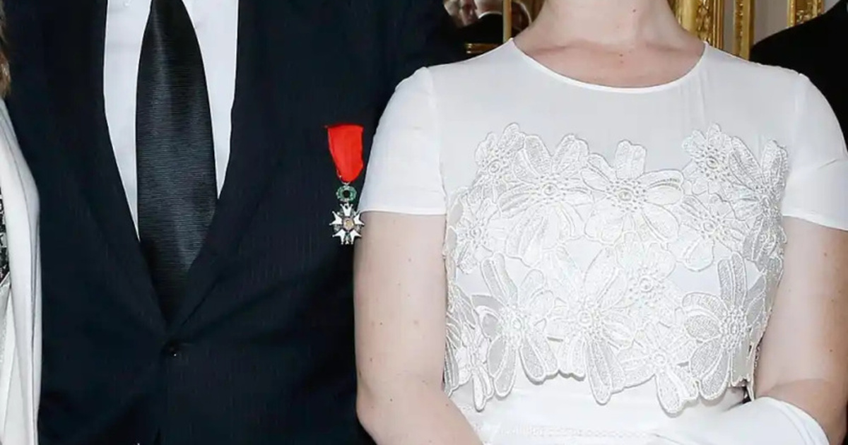 Tom Hanks’ Daughter E.A. Hanks Reflects on Troubled Childhood After ...