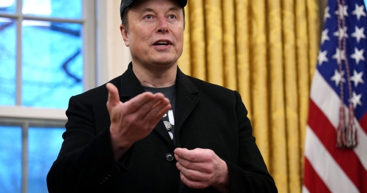 Elon Musk issues all federal employees with ultimatum email after being ...