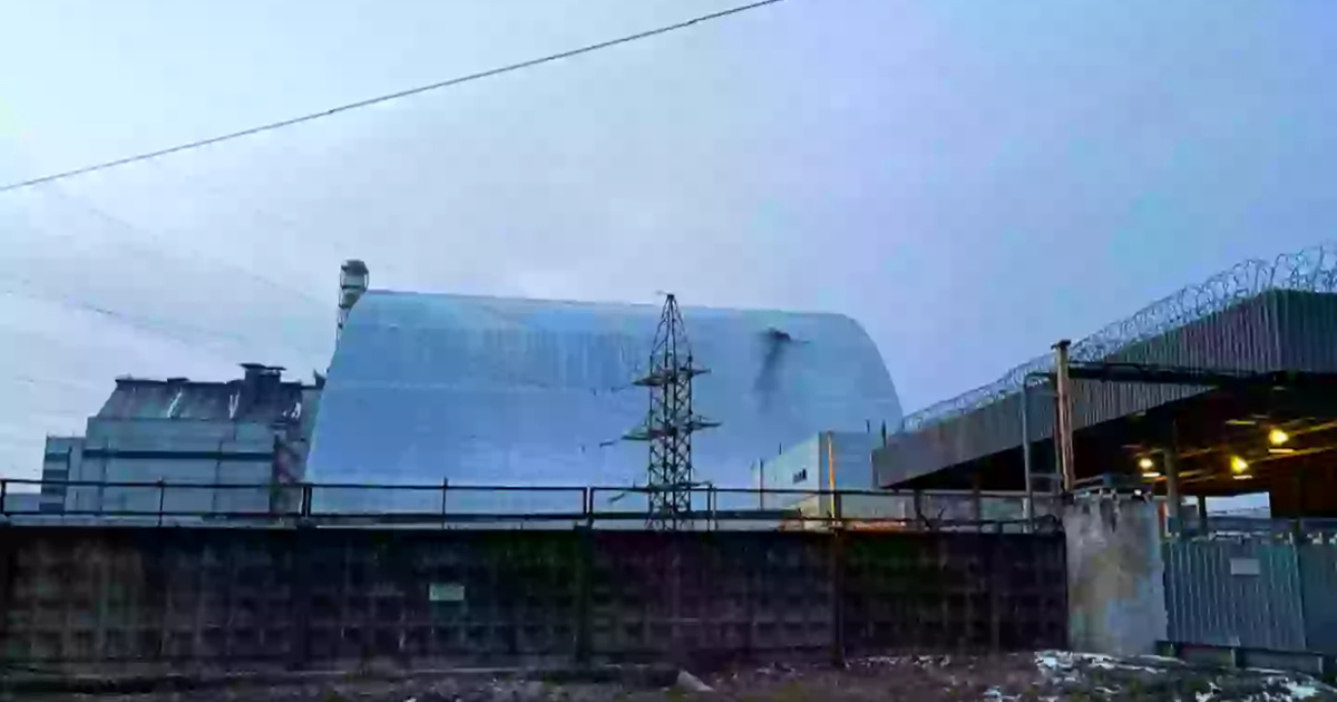 Russian drone hits Chernobyl powerplant damaging shell protecting world ...